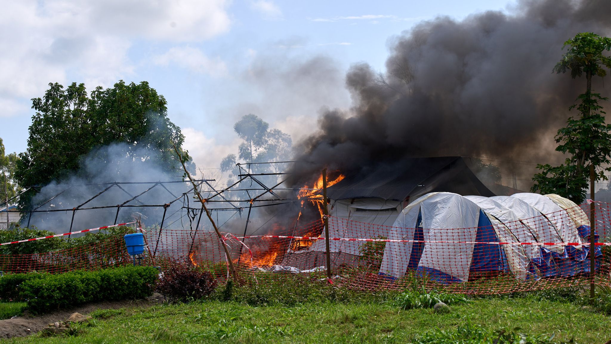 Suspected Ebola cases in DR Congo outbreak jump to more than 900 ...
