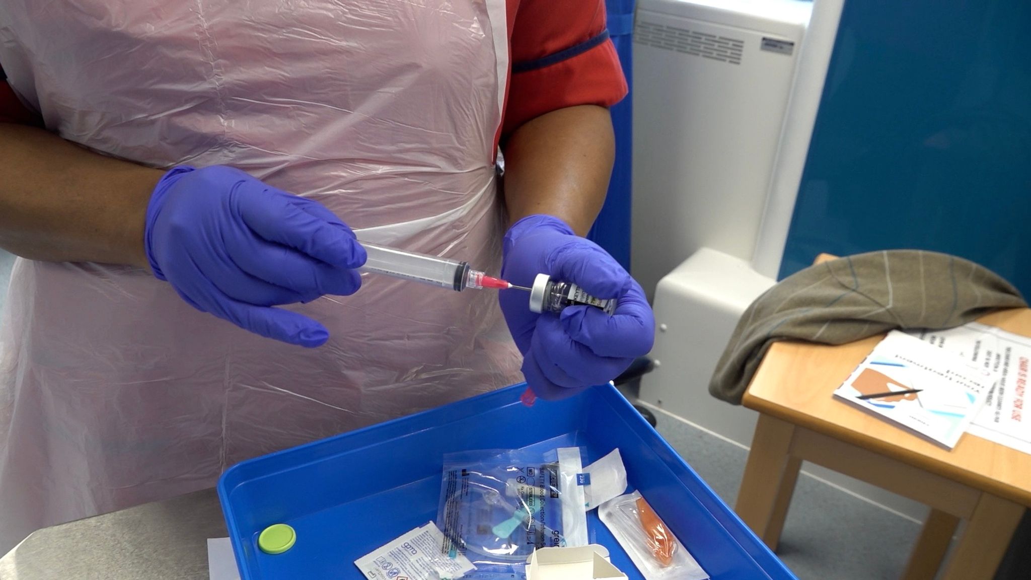 Tens of thousands of cancer patients to benefit from one-minute NHS jab ...
