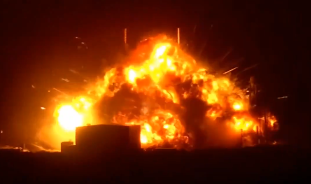 Blue Origin rocket explodes in fireball during launchpad test - This is ...
