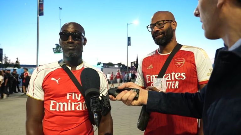 Watch Arsenal captain and manager lift trophy | News UK Video News ...