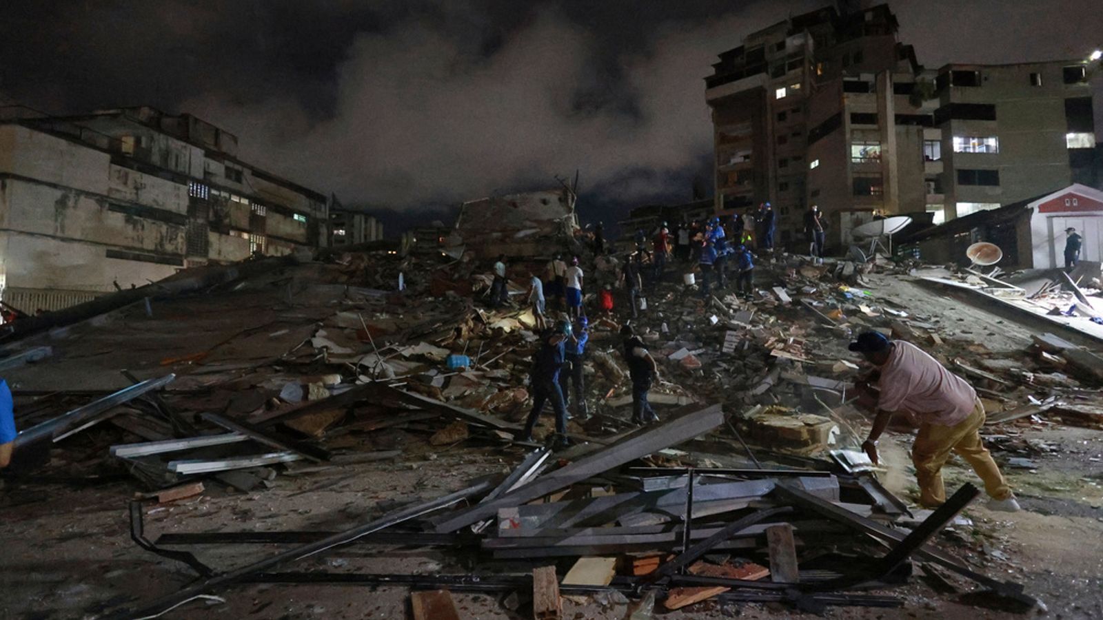 At least 32 dead and hundreds injured after two strong earthquakes hit ...