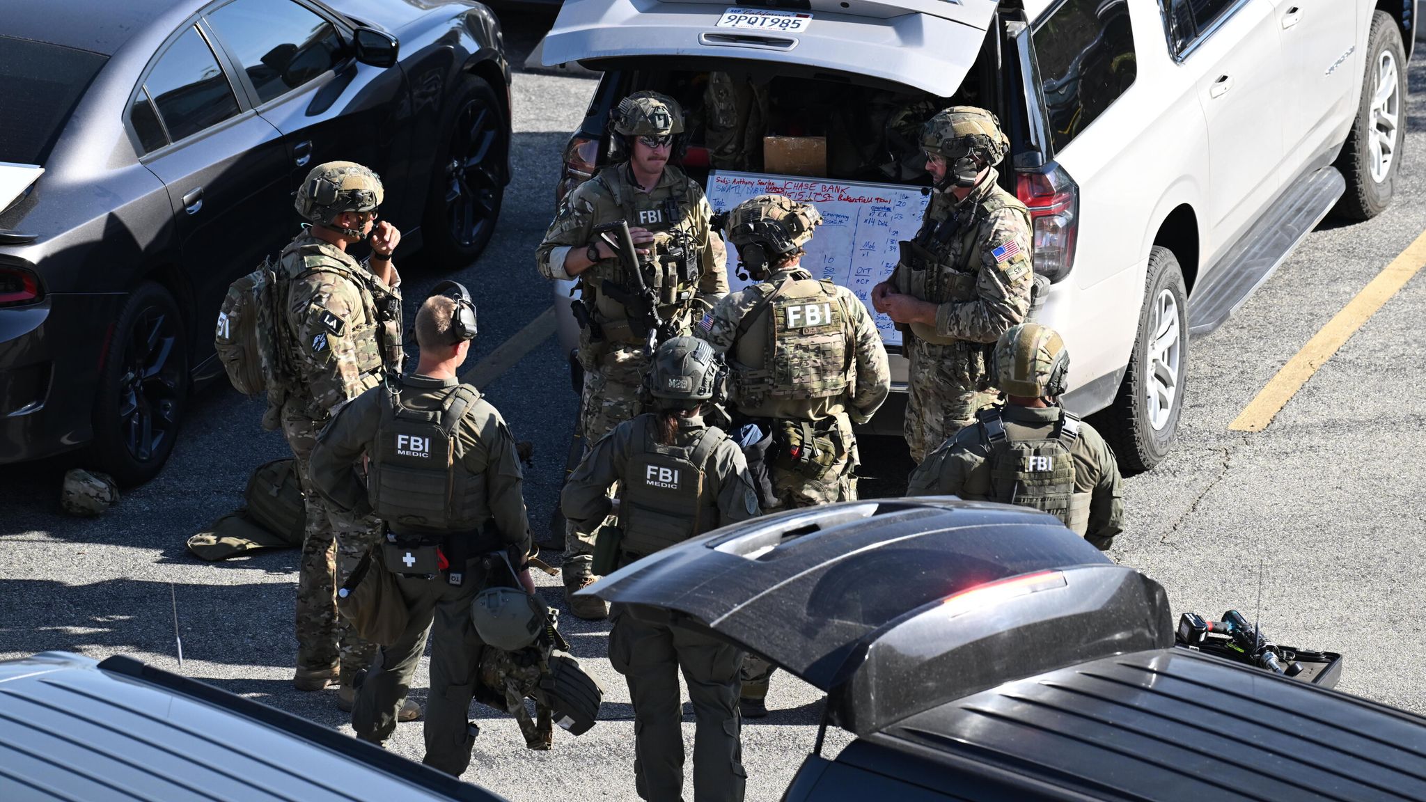FBI shoots man dead in California after he takes 10 people hostage in ...