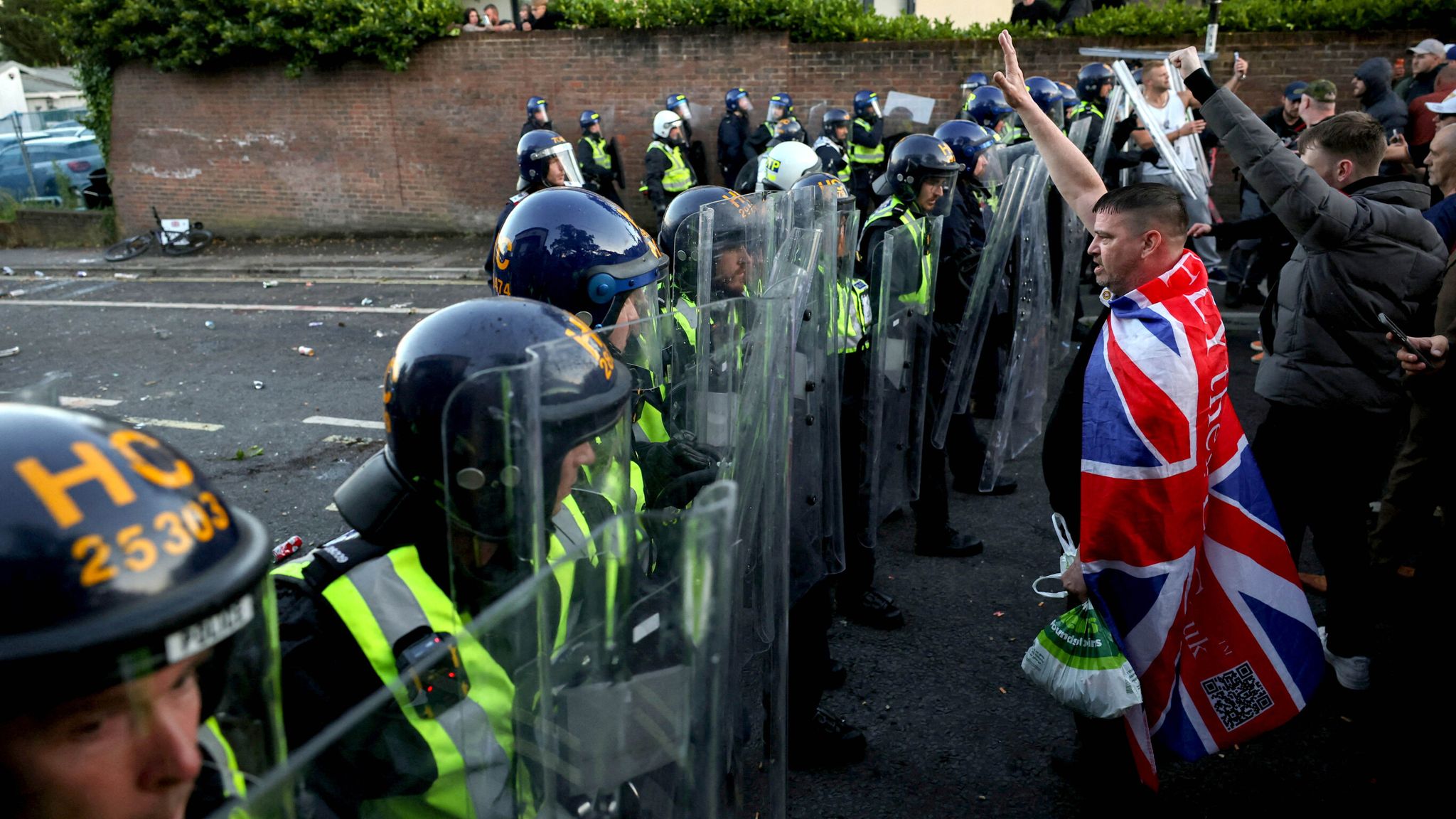 Henry Nowak protesters accused of 'hijacking' tragedy - as PM says ...