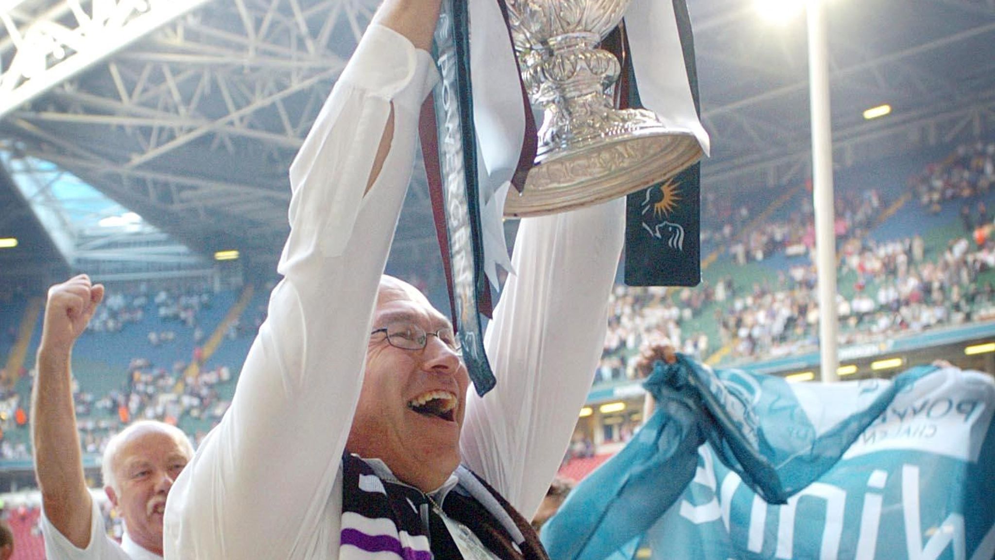 Rugby league legend John Kear dies 'suddenly', a day after commentating ...