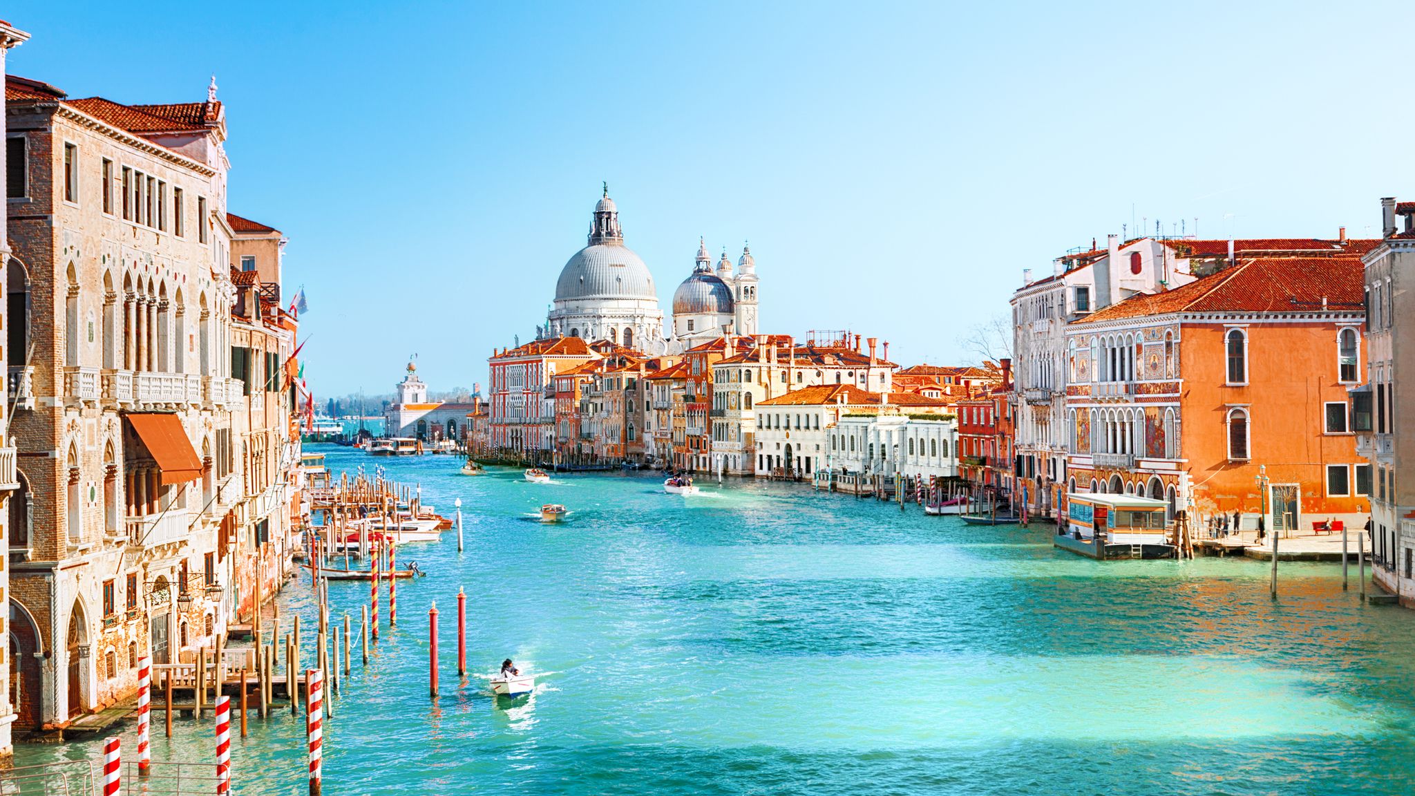 British tourist died after falling into Venice canal, inquest hears ...