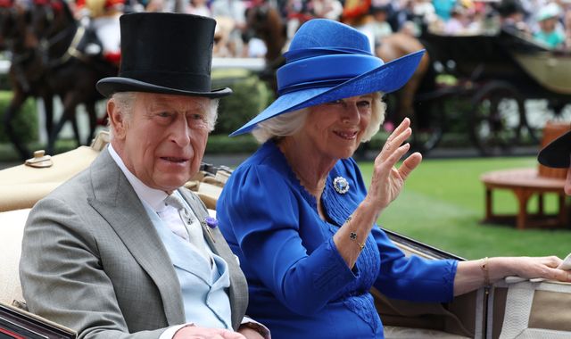 King to become first British monarch to share personal tax information ...