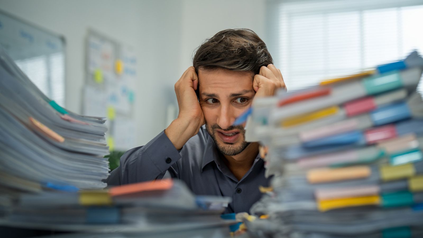 Forget working late - these are the warning signs you're addicted to ...